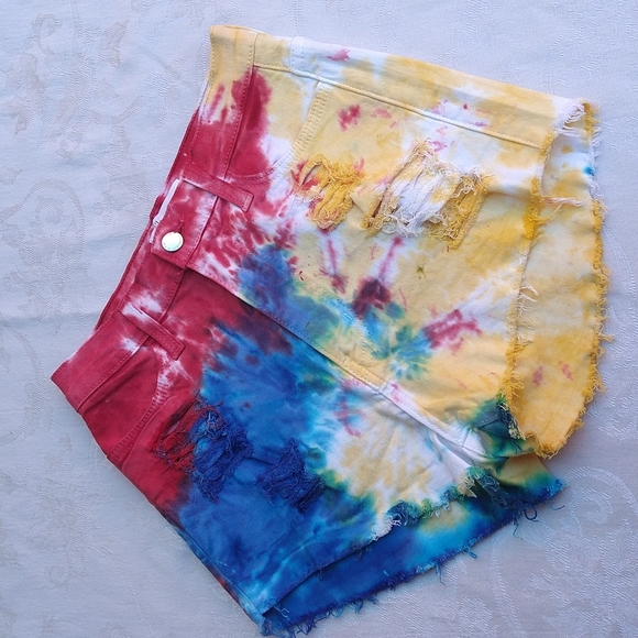Vibrant | Shorts | Size M Vibrant Tie Dye Shorts | Poshmark